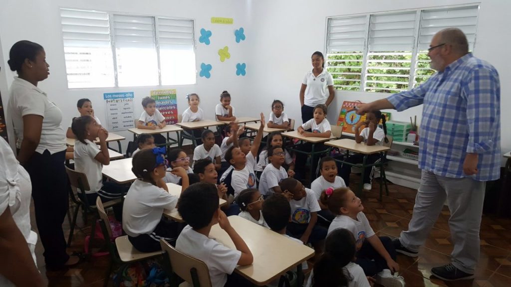 Visita colegios de Santo Domingo - Actiludis